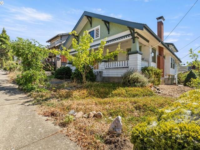 837 SE Blakeley Ave, Roseburg, OR 97470