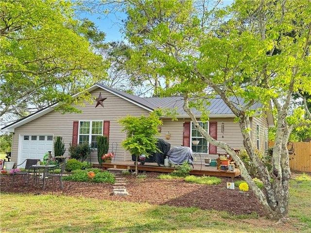 837 Sink Farm Rd, Lexington, NC 27295