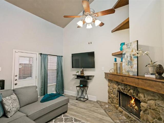 837 Summercreek Drive