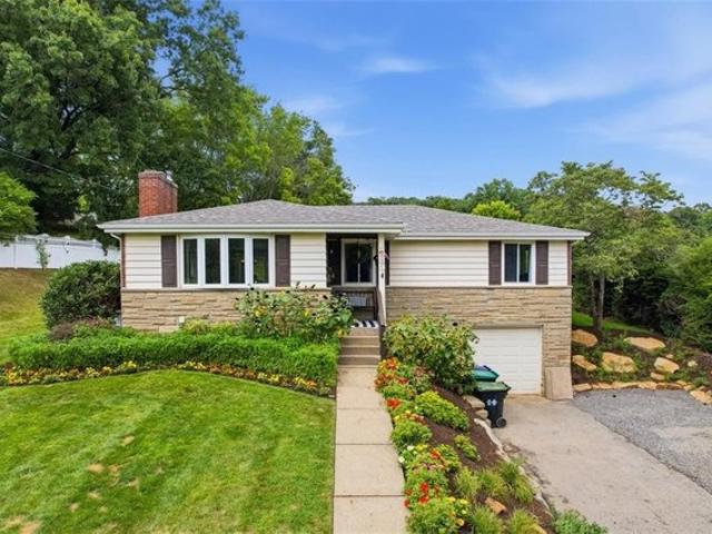 837 Pallas Dr, Pittsburgh, PA 15237