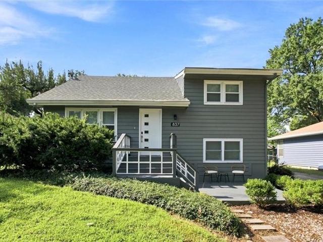 837 W 22nd St, Lawrence, KS 66046
