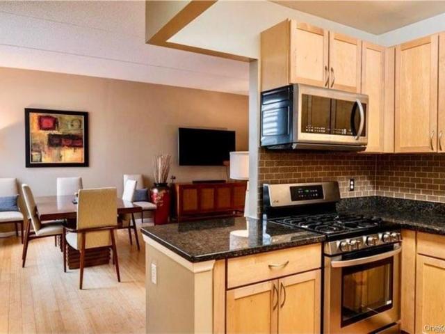 837 Washington Avenue, Unit 8M