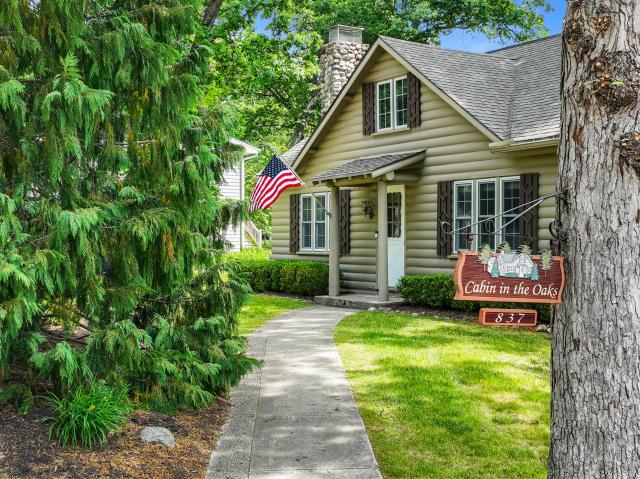 837 Van Slyke Dr