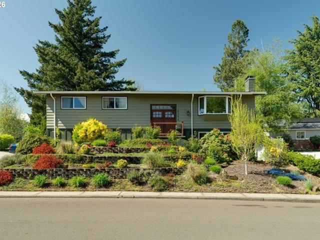 8385 SW Brookridge St, Portland, OR 97225