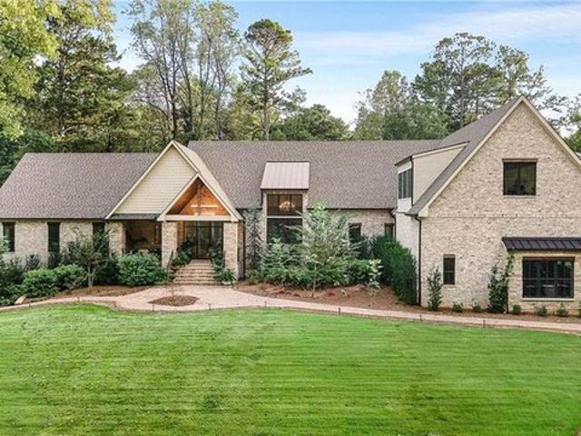 8380 Berkley Rdg, Sandy Springs, GA 30350