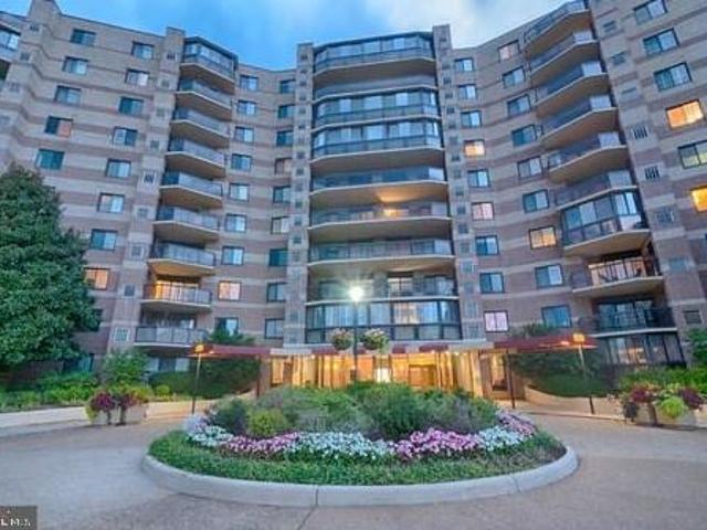 8380 Greensboro Dr #124, McLean, VA 22102