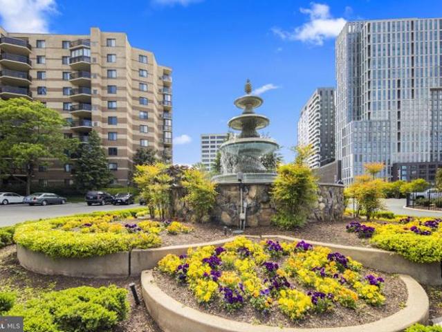 8380 Greensboro Dr #209, McLean, VA 22102