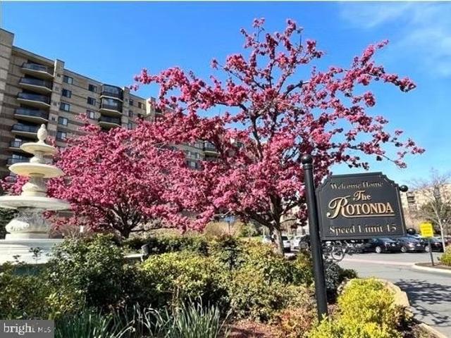 8380 Greensboro Dr Unit 525, McLean, VA 22102