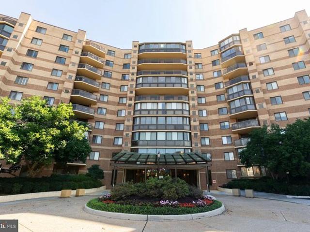 8380 Greensboro Dr Unit 607, McLean, VA 22102