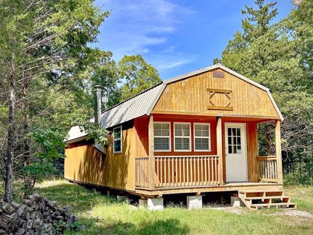 8380 Saint George Rd, Hartville, MO 65667