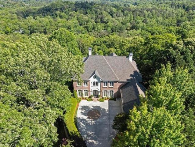 8380 Sentinae Chase Dr, Roswell, GA 30076