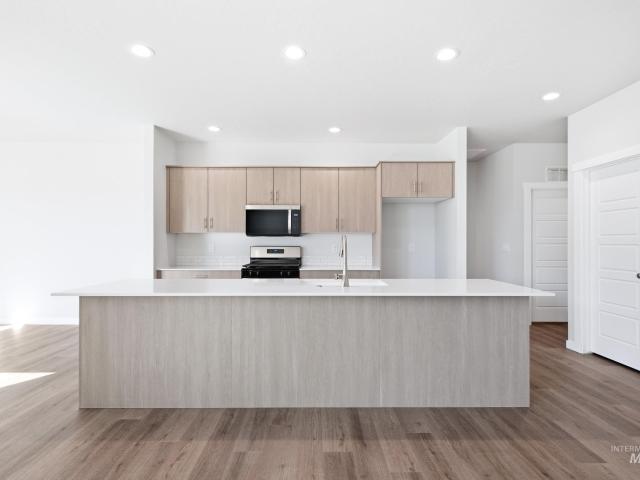 8381 E Cool River Lp