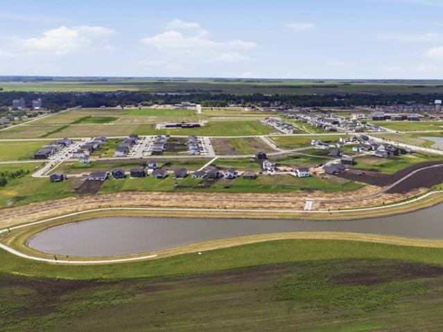 8382 61st St S, Horace, ND 58047