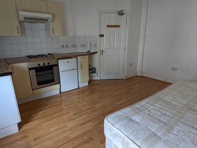 8/38 Clifton Hill, Brighton, East Sussex