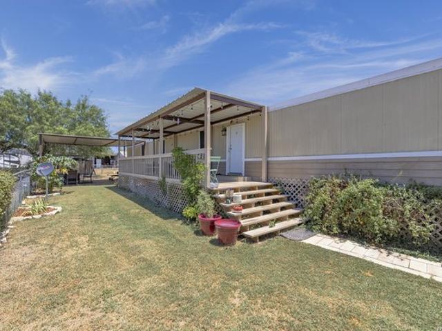 838 Avenue M, Poteet, TX 78065