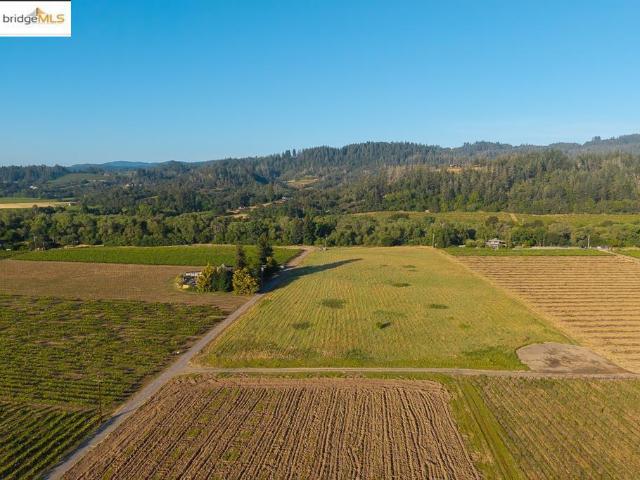 838 Dry Creek