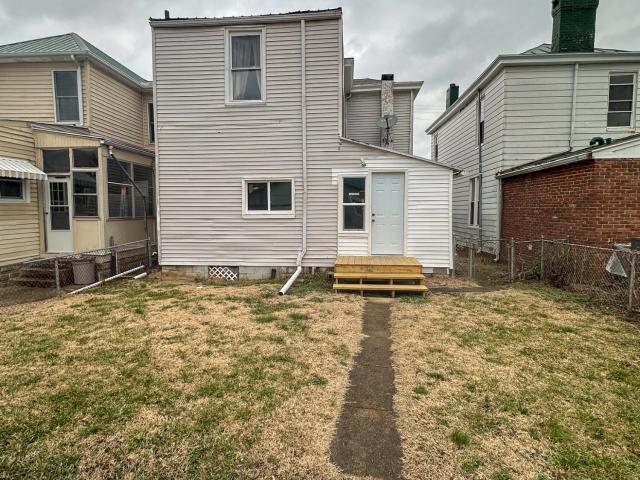838 E 2nd Street
