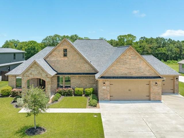 838 Oak Ridge Dr, Angleton, TX 77515
