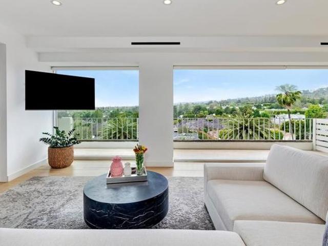 838 N Doheny Dr #902, West Hollywood, CA 90069