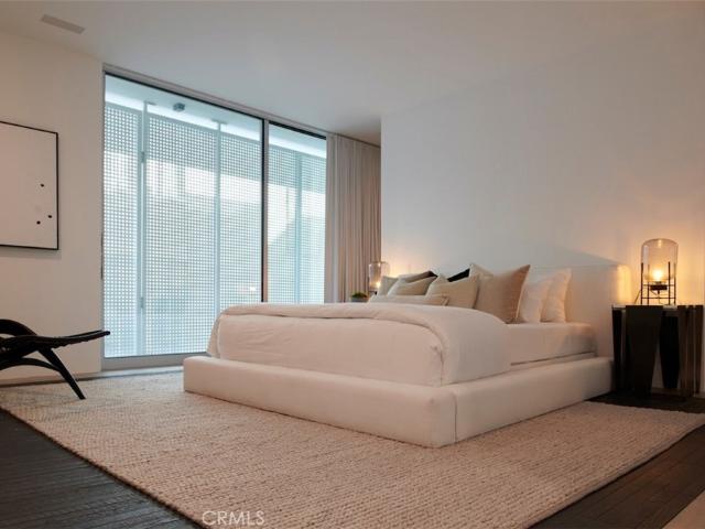 838 N Kings Road 201