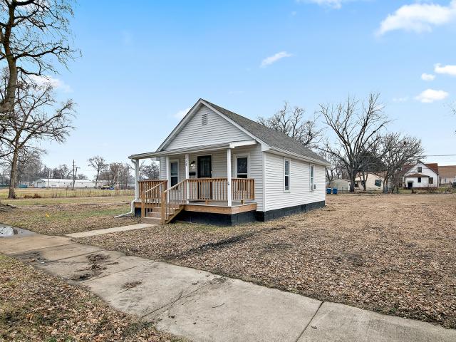 838 N Rosewood Ave, Kankakee, IL 60901 | MLS #12544 | Compass
