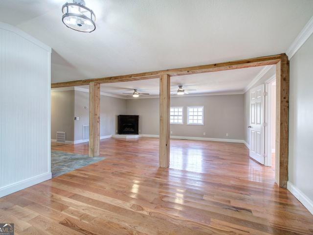 838 Spring Place Road NE