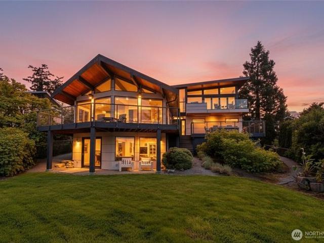 838 Sundown Ln, Camano Island, WA 98282