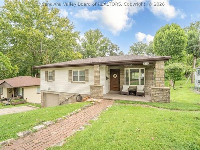838 Wildwood Cir, Saint Albans, WV 25177