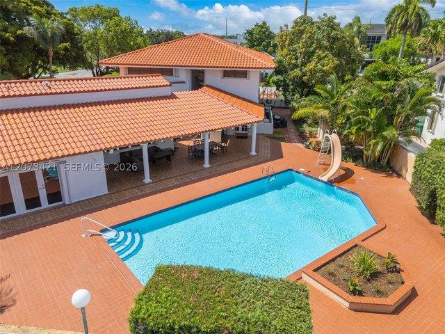8390 SW 2nd St, Miami, FL 33144