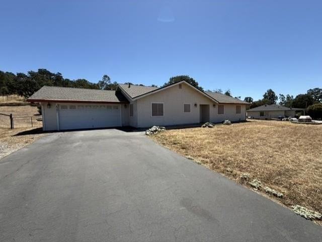 8391 Orielly St, Valley Springs, CA 95252