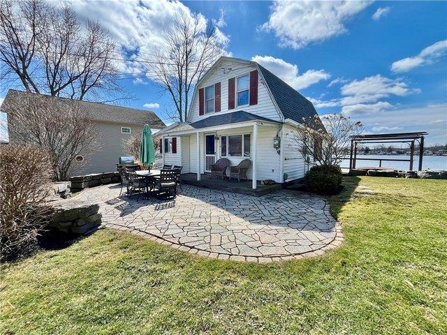 8393 Thrush Rd, Wolcott, NY 14590