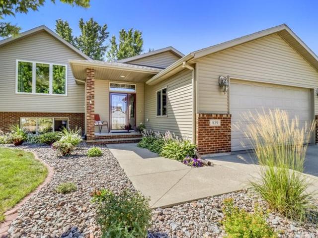 839 16th Ave W, West Fargo, ND 58078