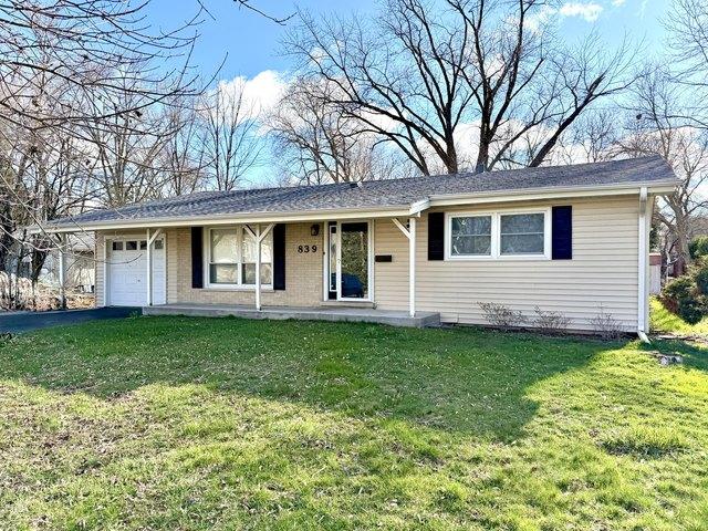 839 Dundee Ave, Barrington, IL 60010