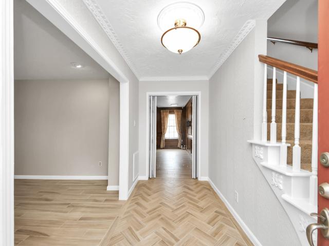 839 Longview Dr, Sugar Land, TX 77478 | MLS #13657 | Compass