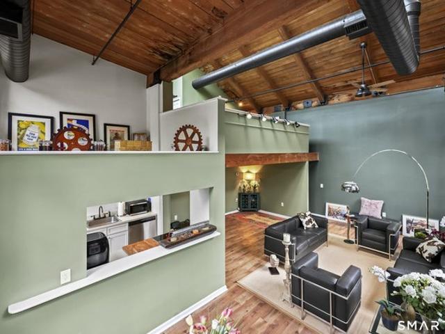 839 Main St Apt 84, Torrington, CT 06790