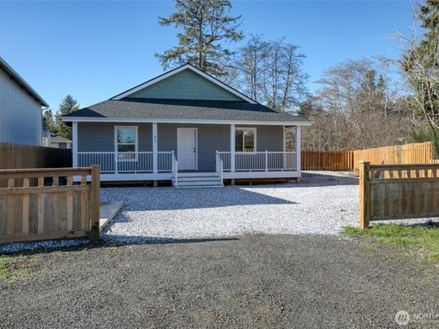 839 N 1st St, Westport, WA 98595