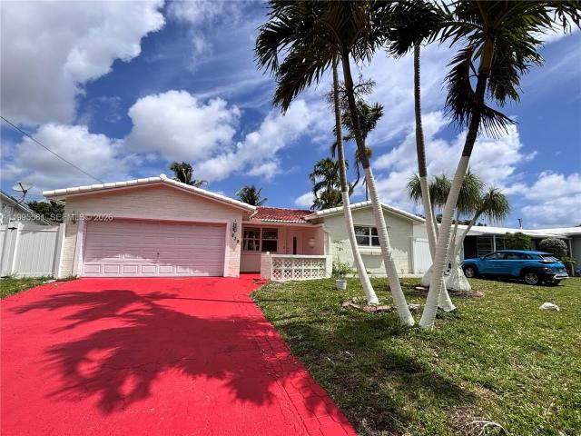 839 S Highland Dr, Unit RIGHT, Hollywood, FL 33021 | MLS #A11995