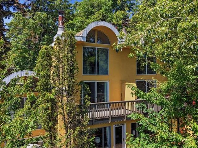 839 SW Broadway Dr Apt 74, Portland, OR 97201