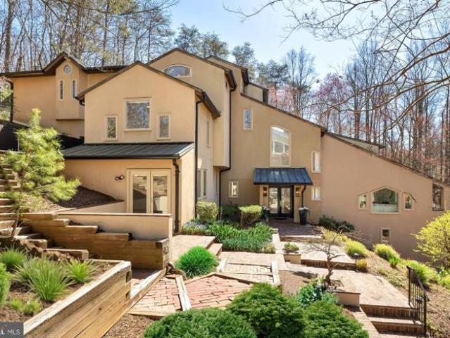 839 Towlston Rd, McLean, VA 22102