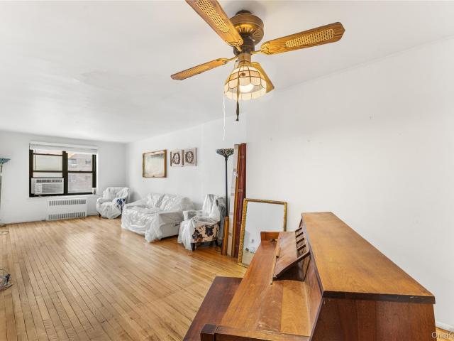 87 40 Francis Lewis Boulevard 42B