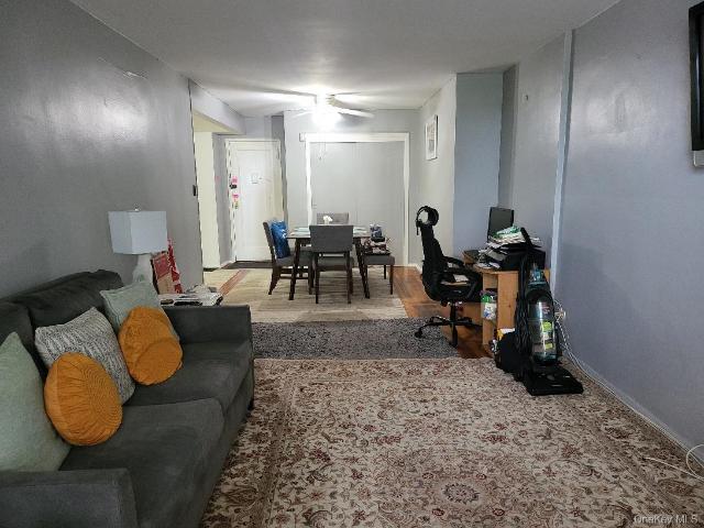 87 56 Francis Lewis Boulevard A62