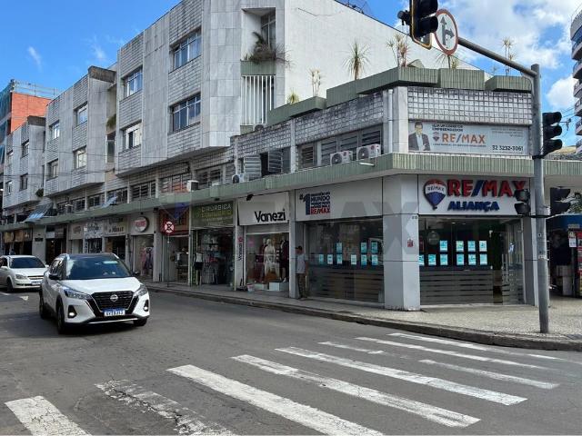 87 Área Útil Apartamento Alugar, 3 Dormitórios localizado em Rua São Mateus, 626 Esquina com rua Padre Café São Mateus, Juiz de Fora, Minas Gerais, 36025000 | Brasil