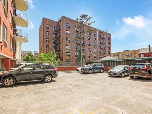 87 26 th Street