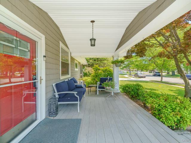 87 Tardy Lane N