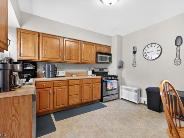 87 W Hanover Ave # 2