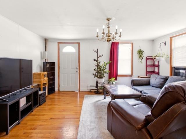 87 W Somerset St