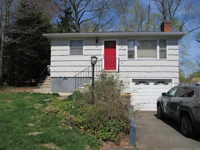 87 Briarcliff Rd, Hamden, CT 06518