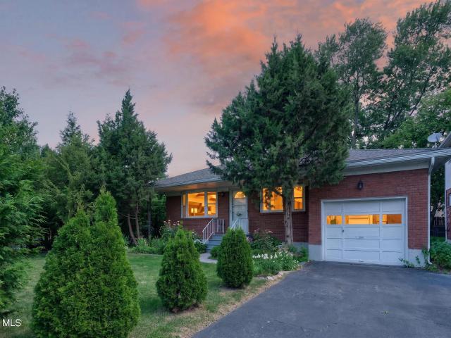 87 Buckingham Drive