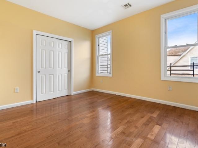 87 Columbia Ave # 3