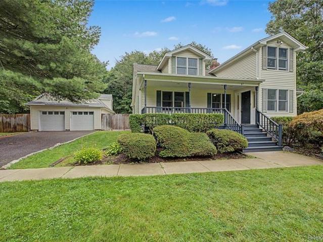 87 Daly Rd, East Northport, NY 11731